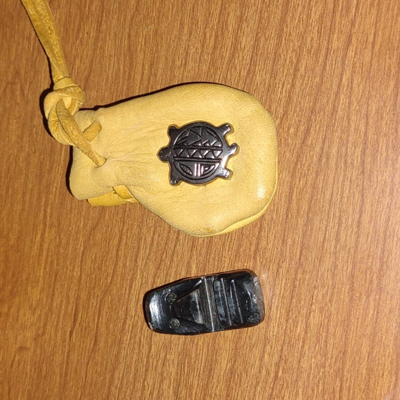 Jewelry | Silver Tone Turtle Amulet With Black Hawaiian Face Carved ...